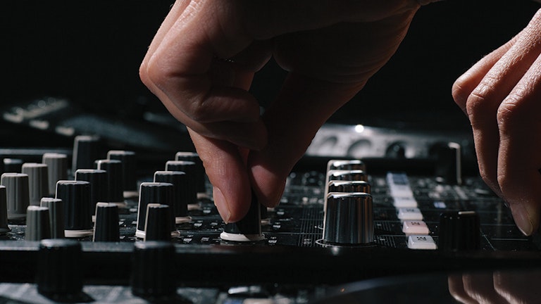 How To Use Traktor DJ 2