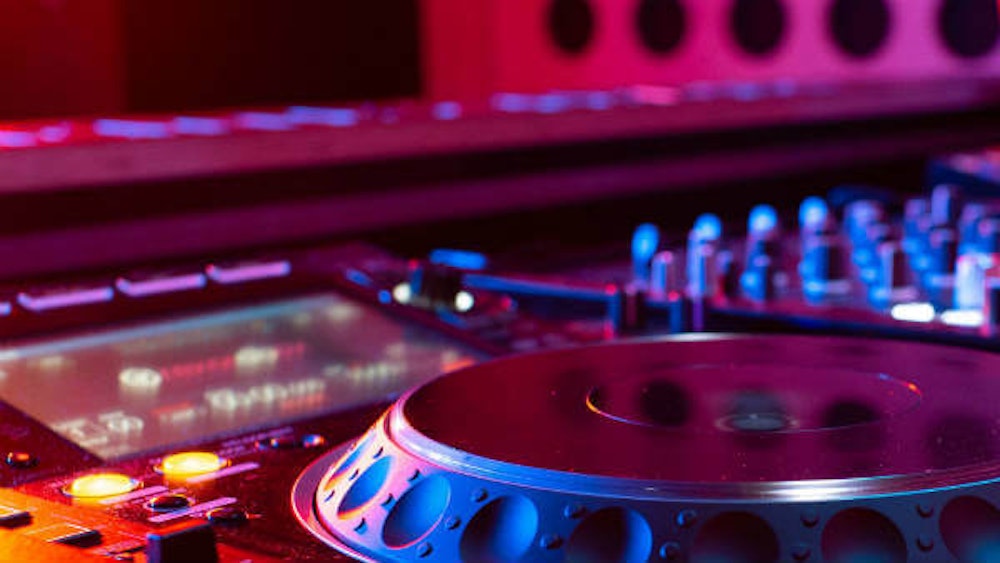 DJ Studios in East London | Hire 24/7 from £10/h | PIRATE.COM