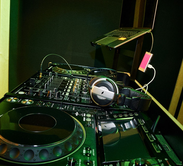 DJ Studios | 24/7 Private Self-Service DJ Rooms | PIRATE