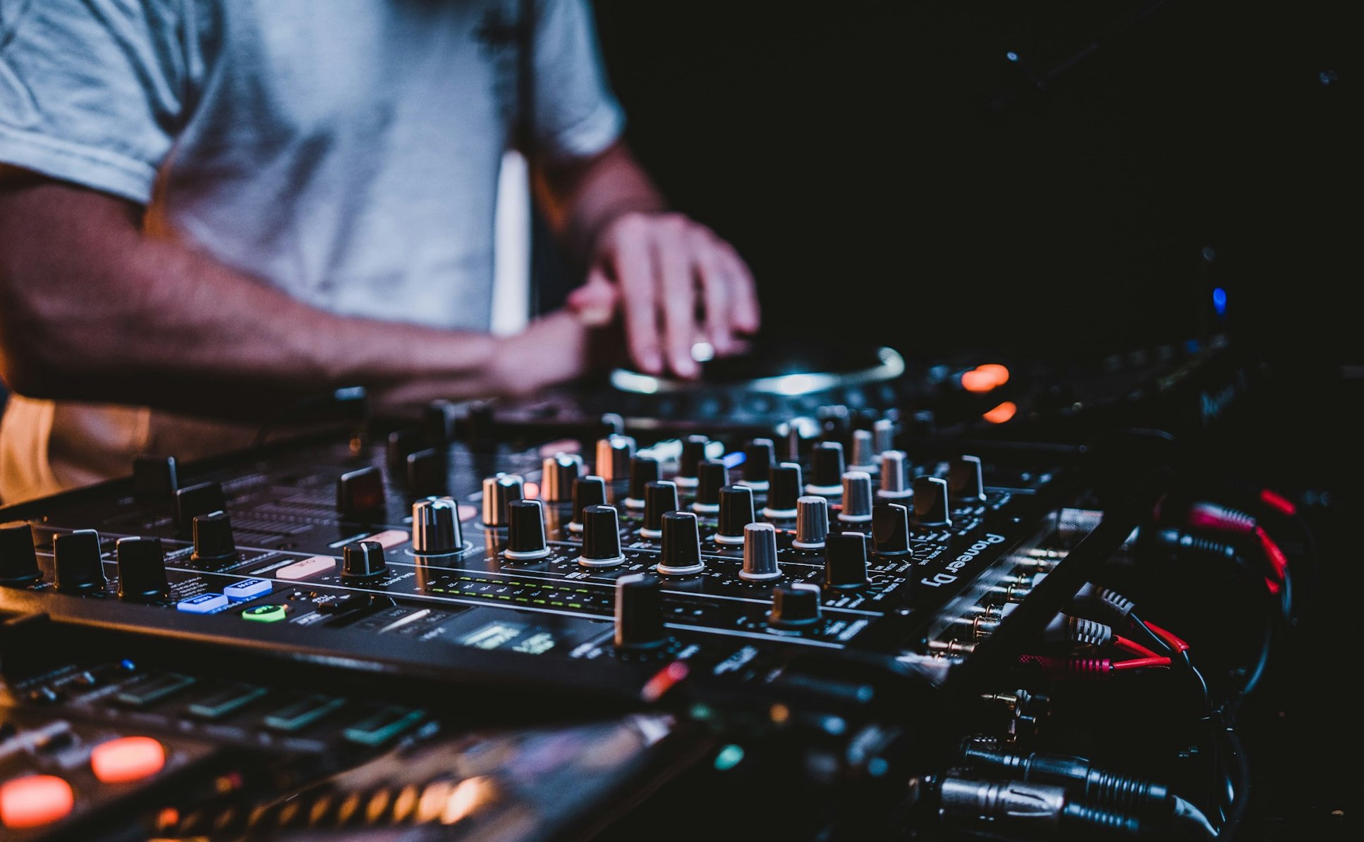 Starting A Career As A Mobile DJ