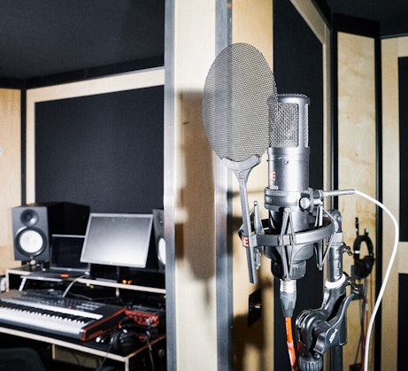 How to make music - A complete guide for beginners | Pirate