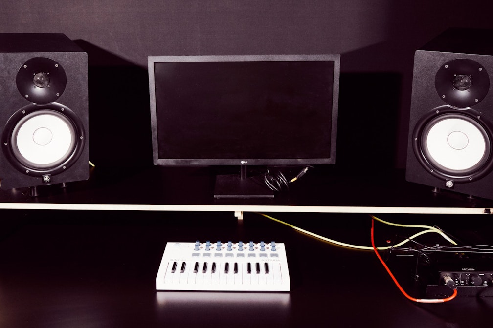 World's Largest Network of Recording Studios | PIRATE.COM