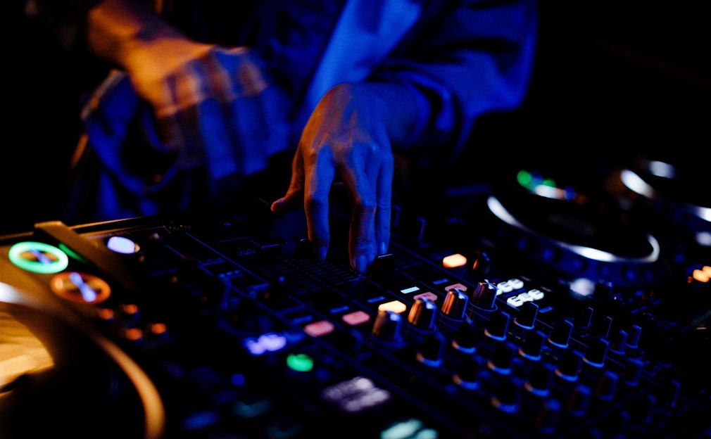 ABSOLUTE.'s Top Songs To Close A DJ Set