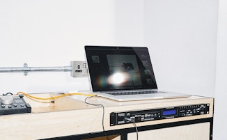 How To Make An EPK For Artists (with examples & templates)