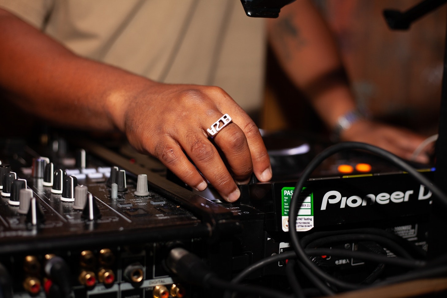 World's Largest Network of DJ Studios | PIRATE.COM