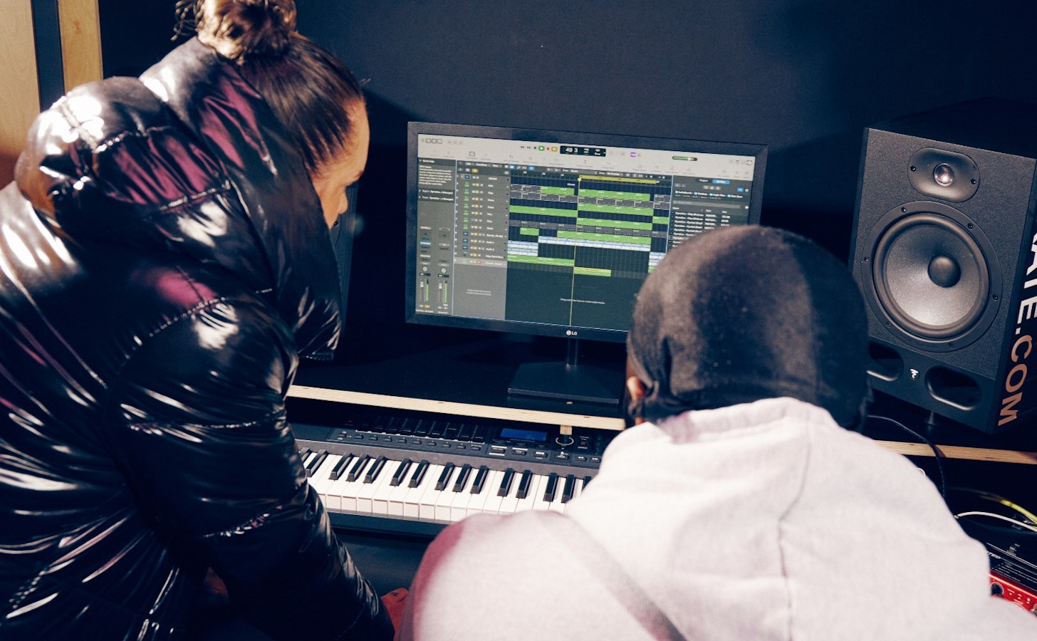 World's Largest Network of Recording Studios | PIRATE.COM