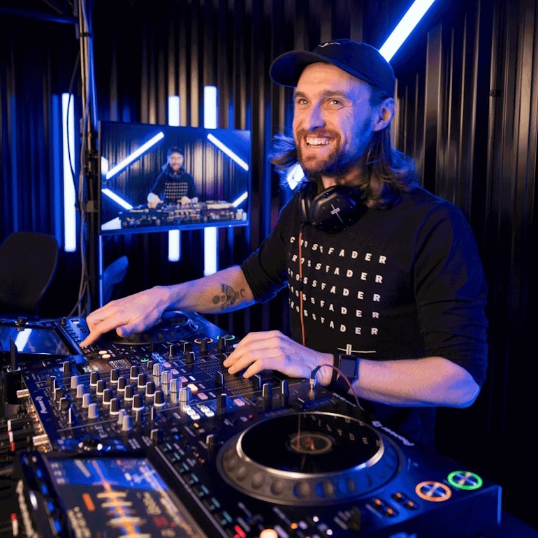 Learn to DJ - Crossfader DJ Course & Pirate DJ Studios | PIRATE.COM