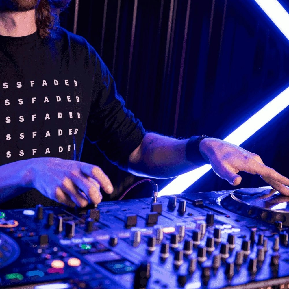 Learn to DJ - Crossfader DJ Course & Pirate DJ Studios | PIRATE.COM