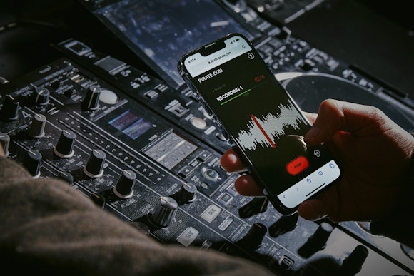World's Largest Network of DJ Studios | PIRATE.COM