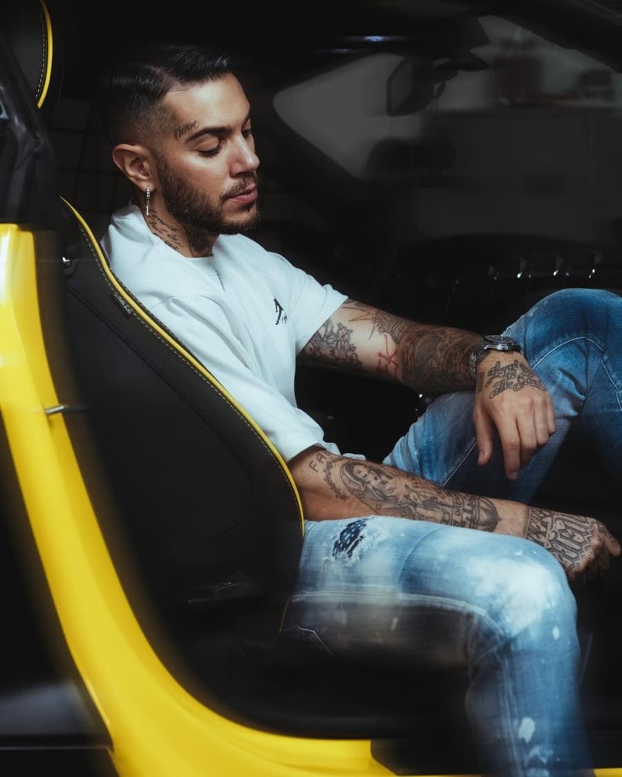 Emis Killa with AJ4 Yellow Thunder
