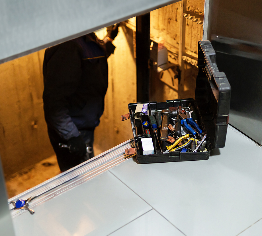 Elevator Accident Attorney NYC | Construction Worker Elevator Injuries