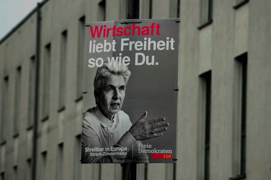 Wirtschaftswende? Sozialpolitische Wende? Wende rückwärts? – MAKROSKOP