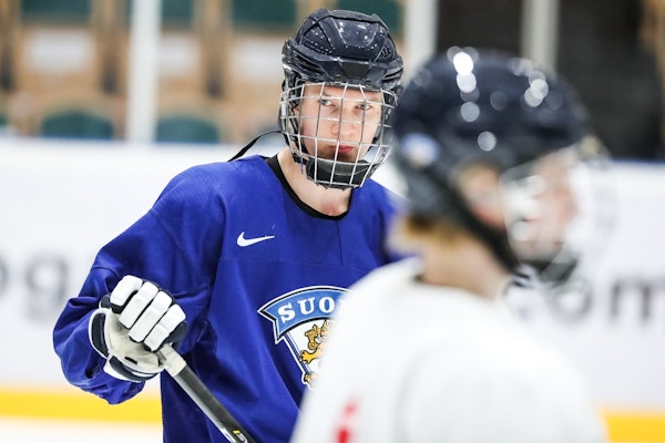 Anton Lundell liittyi pikavauhtia Pikkuleijonien MM-joukkueeseen ...