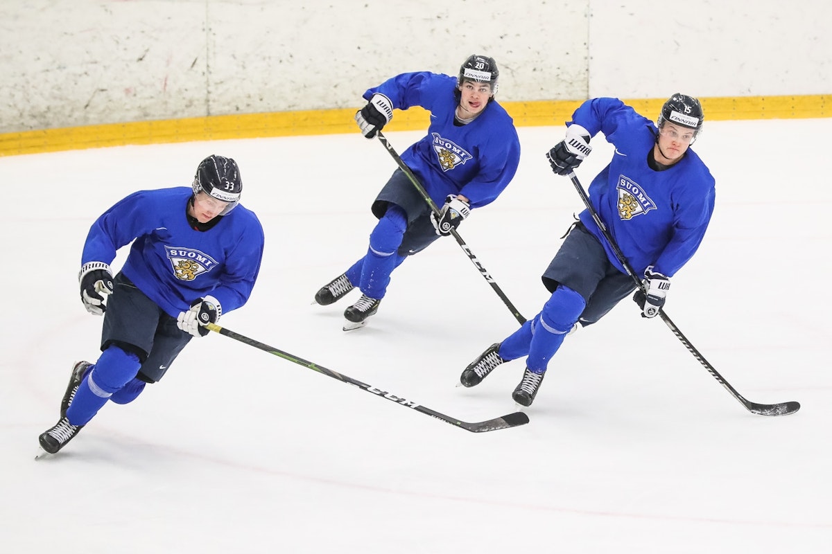 Nuoret Leijonat jääharjoituksissa – Videovälähdys Mini Werk Arenalta ...