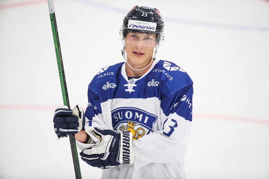 Aatu Rädyllä oli hieno päivä: Ensin NHL-varaus, sitten neljä kiekkoa ...