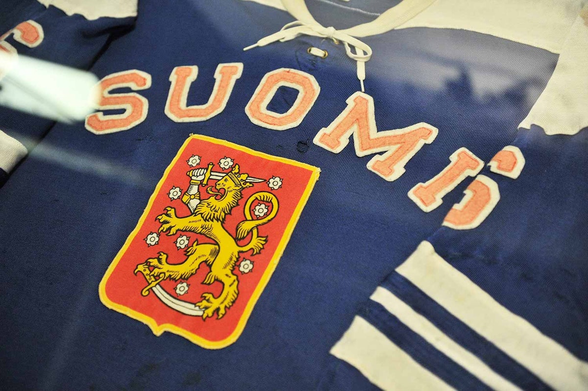 Tampereella hiljennyttiin kunnioittamaan Lalli Partisen muistoa - Leijonat