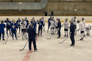 Naisleijonien kapteenisto EHT-finaaleissa: Hiirikoski, Karvinen, Nylund ...