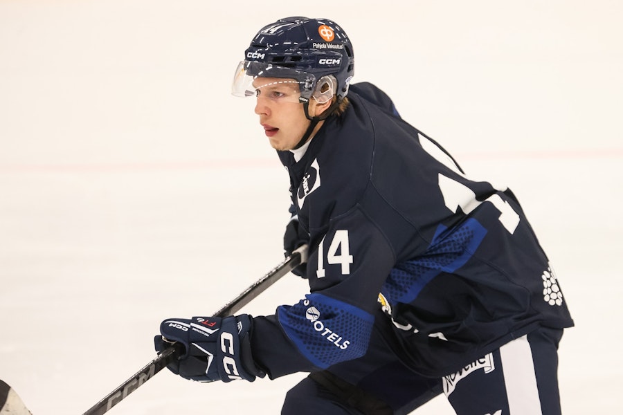 U20 haastajajoukkueen hyökkääjä Elias Jansson voiton jälkeen ...