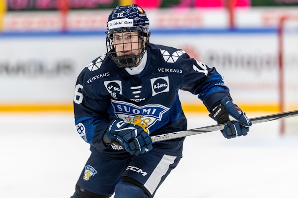 Hyökkäjä Petra Nieminen teki paluun Hakametsään maajoukkuepaidassa ...