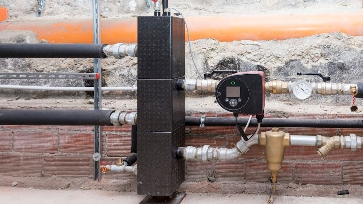 How to effectively bleed air from a circulation pump? - Onninen Wholesale