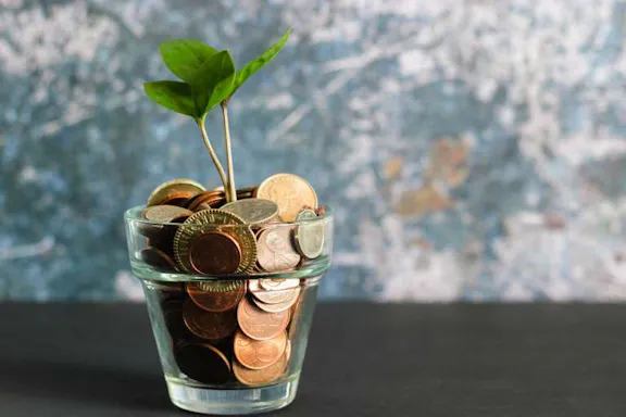 Tips and Gratuities: Explained for Canadian Employers | BrightHR Canada