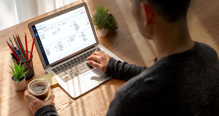 How to Pay Employees as a UK Employer