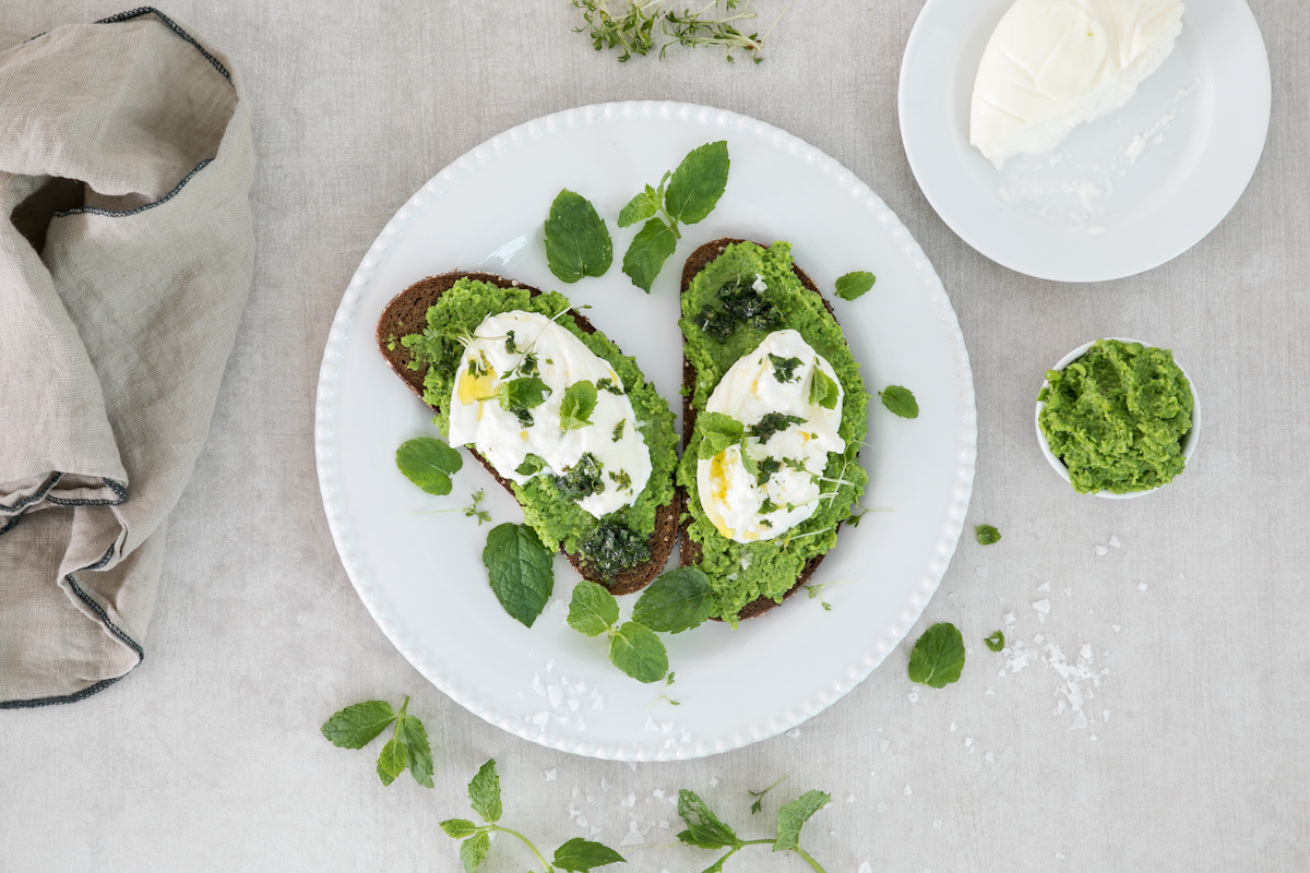 Smashed peas toast with burrata - Lifesum Smashed peas toast with burrata - Lifesum
