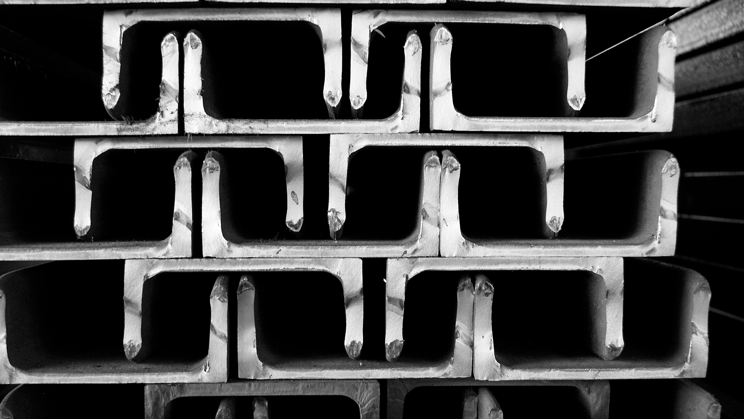 Ferro a "U" serie normale - Laminati | Paolo Paci Siderurgica