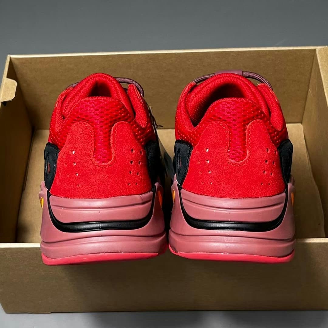 adidas YEEZY Boost 700 “Hi-Res Red” kaufen – HEAT MVMNT adidas YEEZY Boost 700 “Hi-Res Red” kaufen – HEAT MVMNT