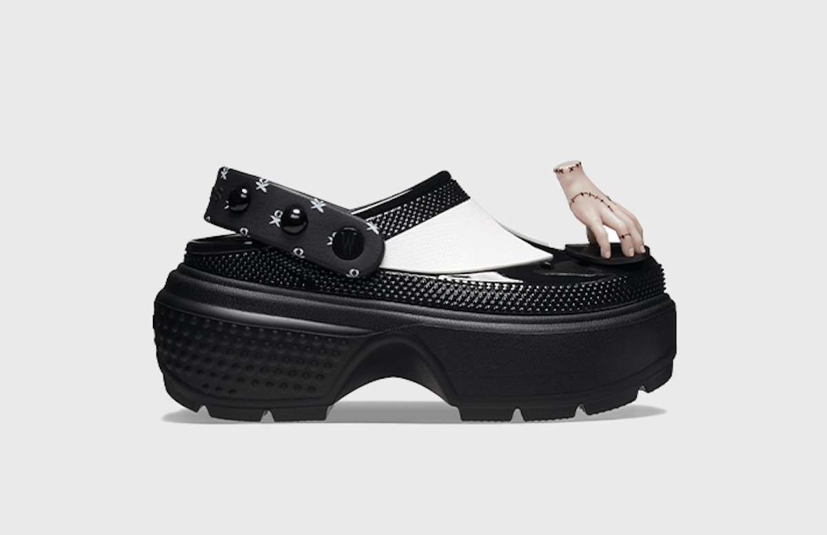 Wednesday x Crocs Stomp Clog "Black" kaufen – 210214-001 – HEAT MVMNT