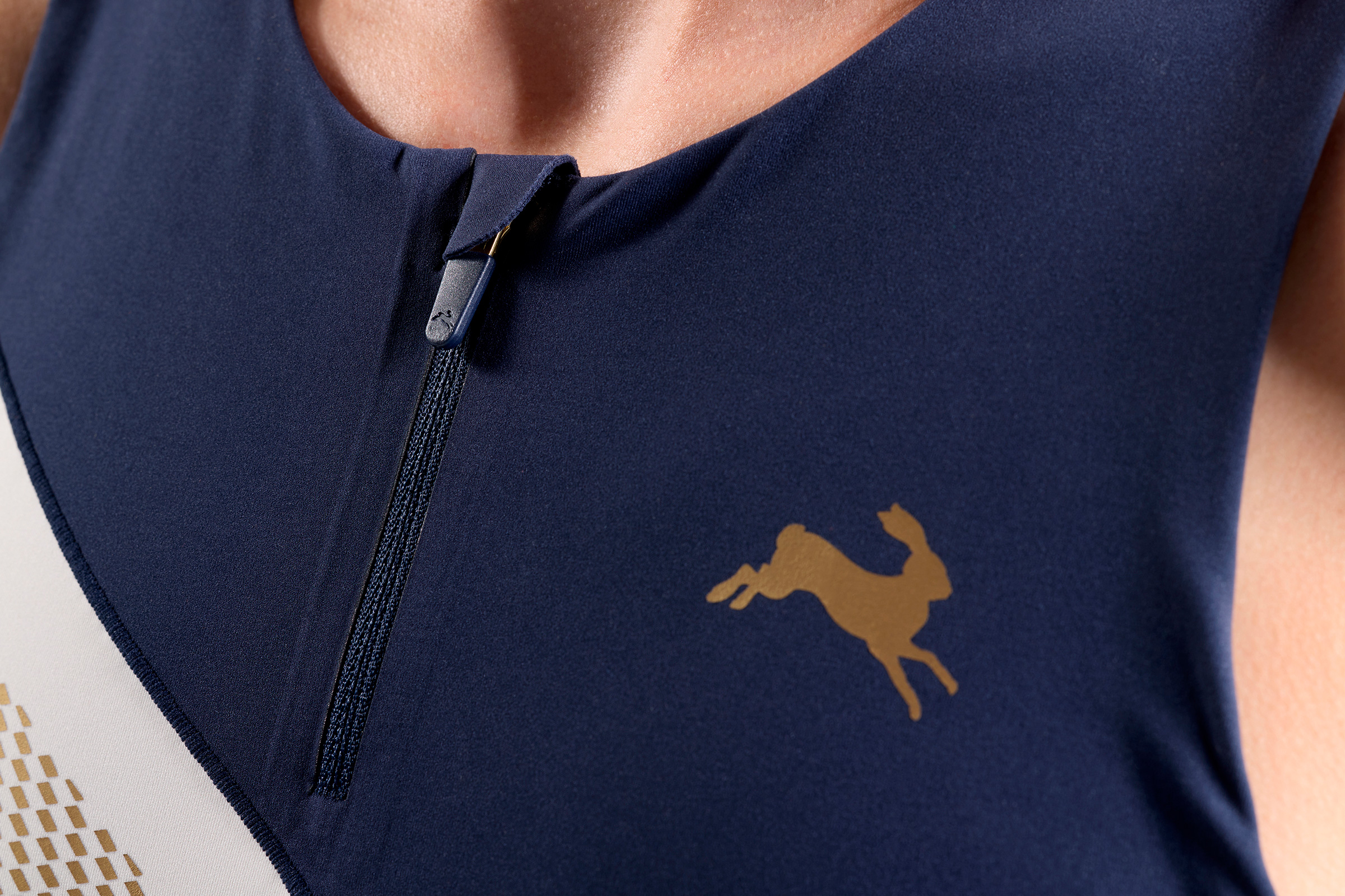 Women's Strata Zip Bra | Tracksmith