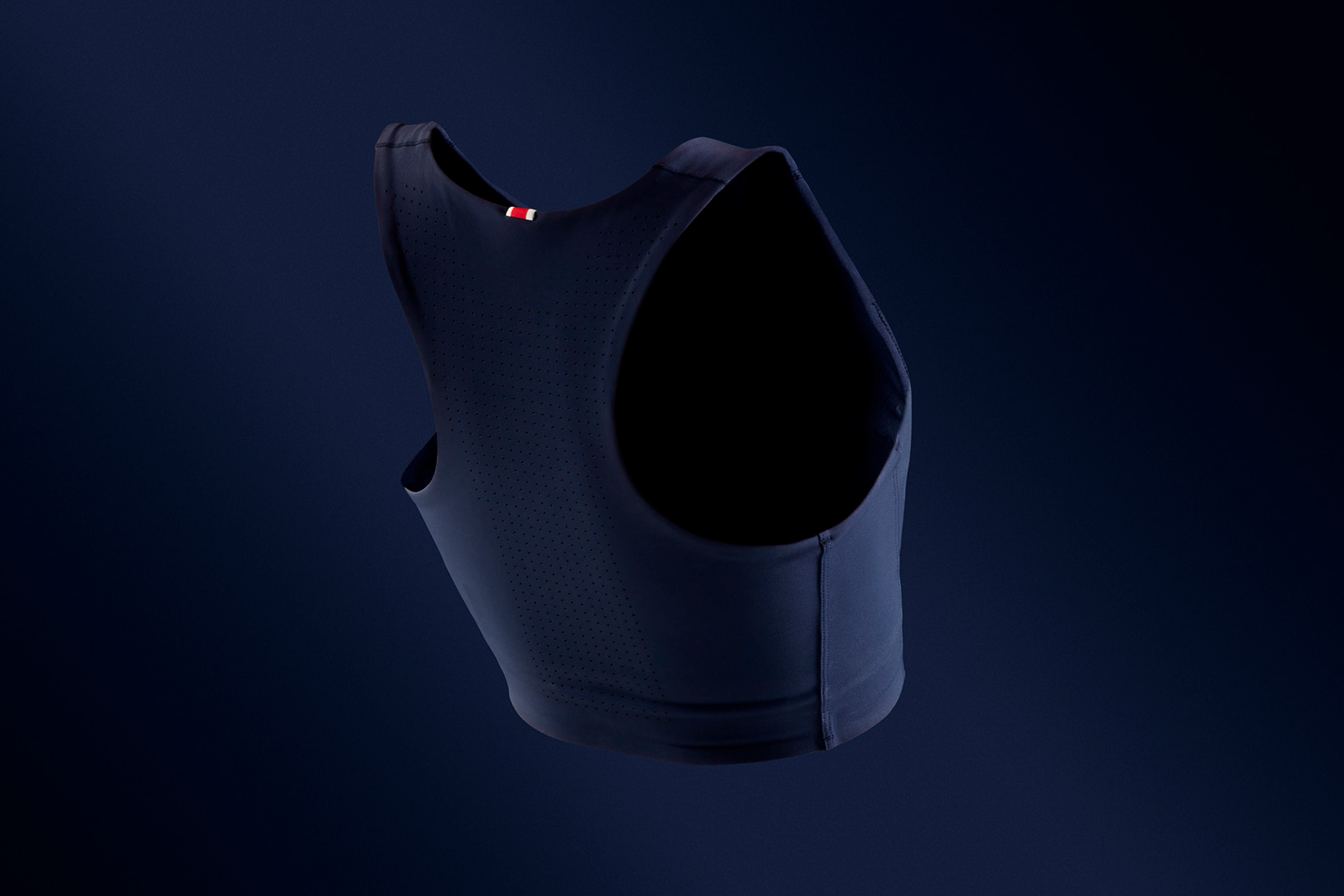 Women's Strata Zip Bra | Tracksmith