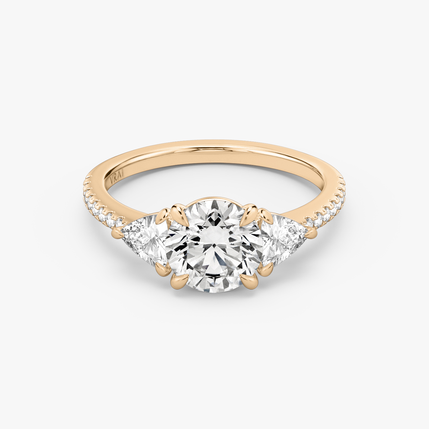 Round vs Oval Engagement Rings: Differences & Similarities | VRAI