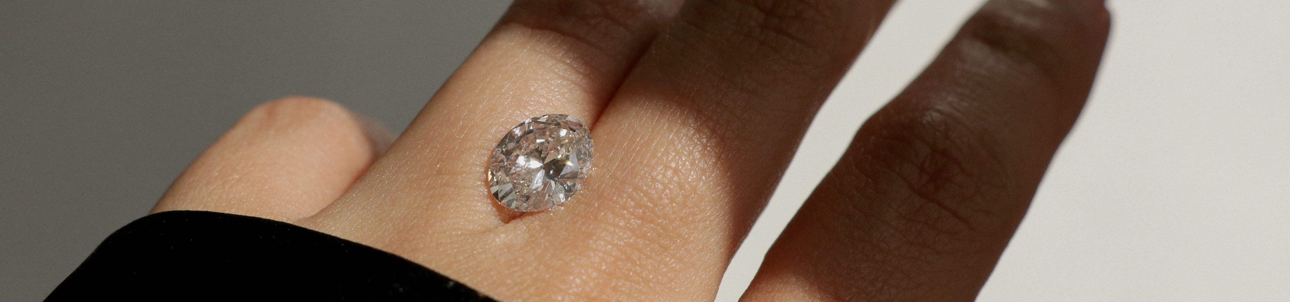 5 Carat Diamond Rings: Your Guide To Indulging | VRAI Created Diamonds