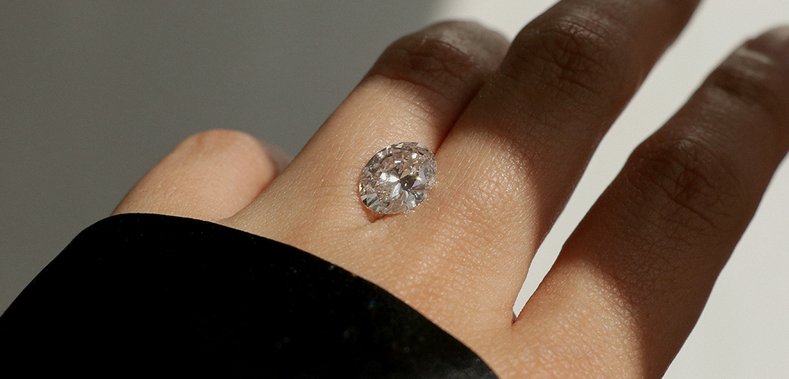 5 Carat Diamond Rings: Your Guide To Indulging | VRAI Created Diamonds