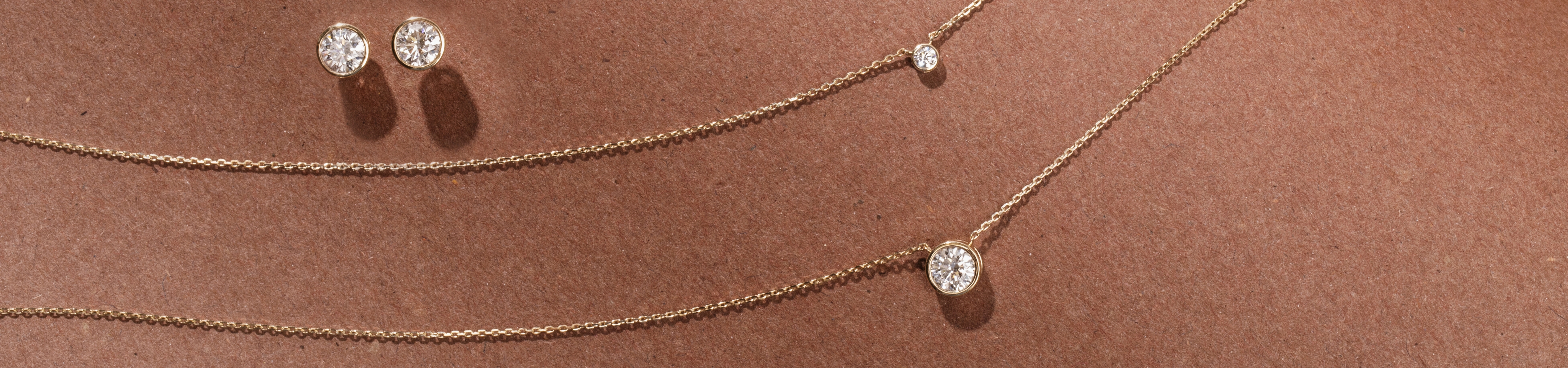 Minimalist Jewelry Guide: Best Designs I VRAI