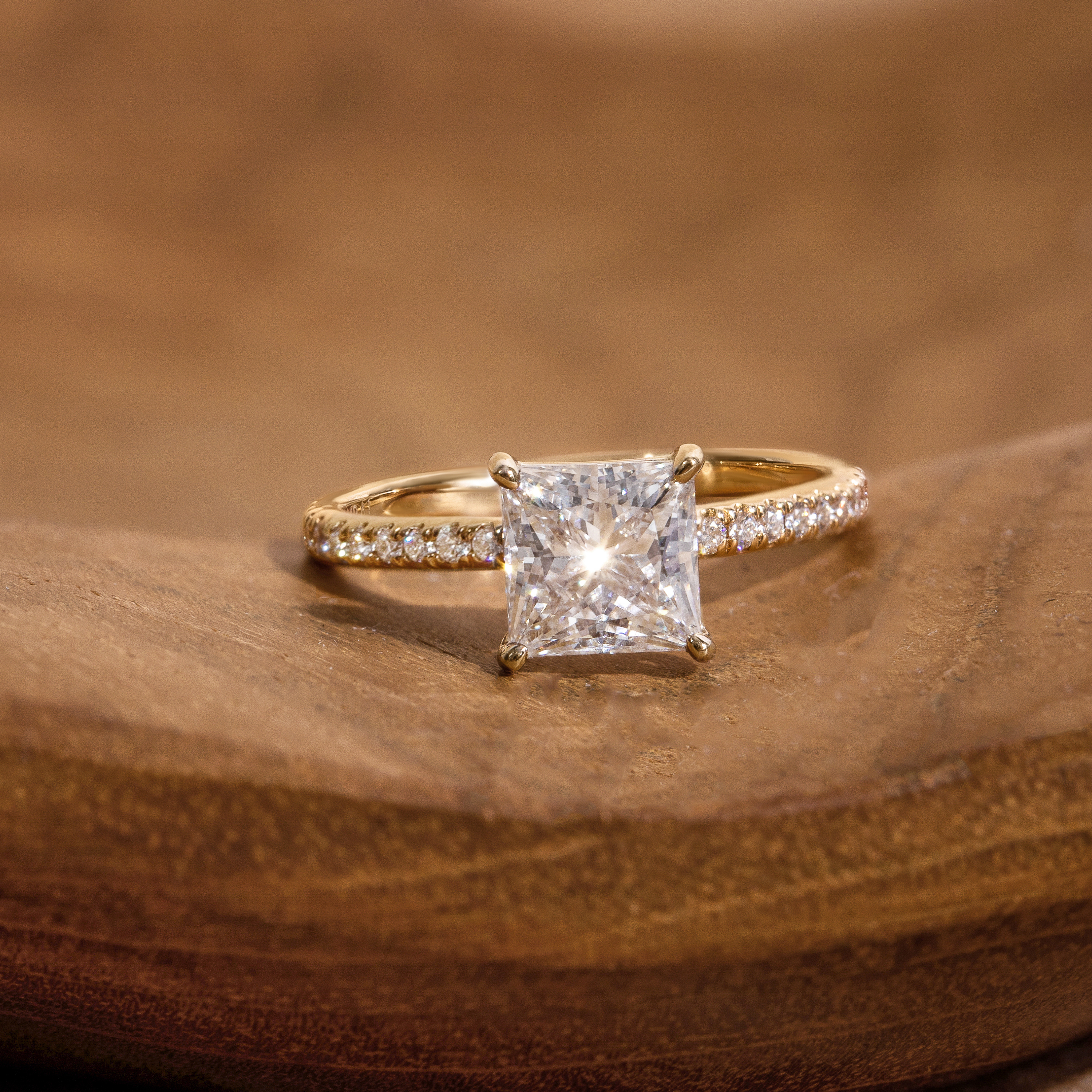 Explore Princess cut engagement rings | VRAI
