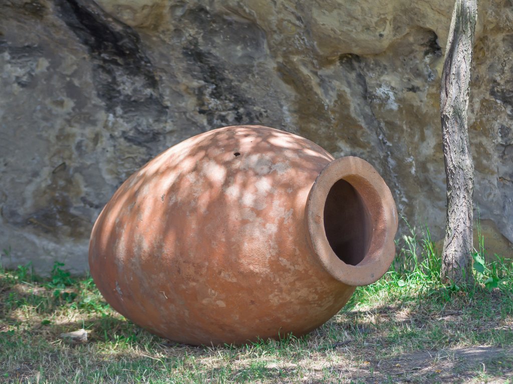 Kvevri, qvevri or also "orange wine" | Wines from Czech Republic