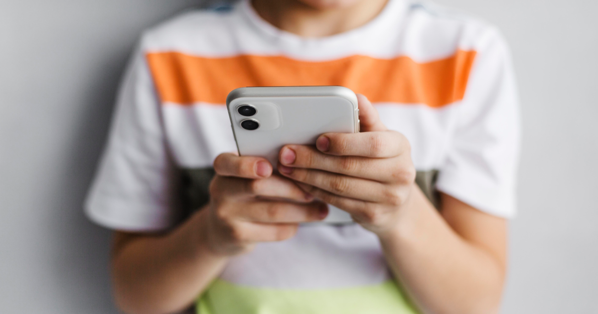 Best Phones for Kids | Smartphone and Dumb Phone Guide