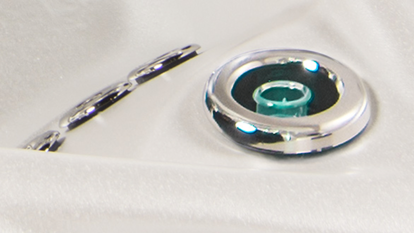 5-person spa | Family Spa Pool | Cobalt Spa From Vortex™