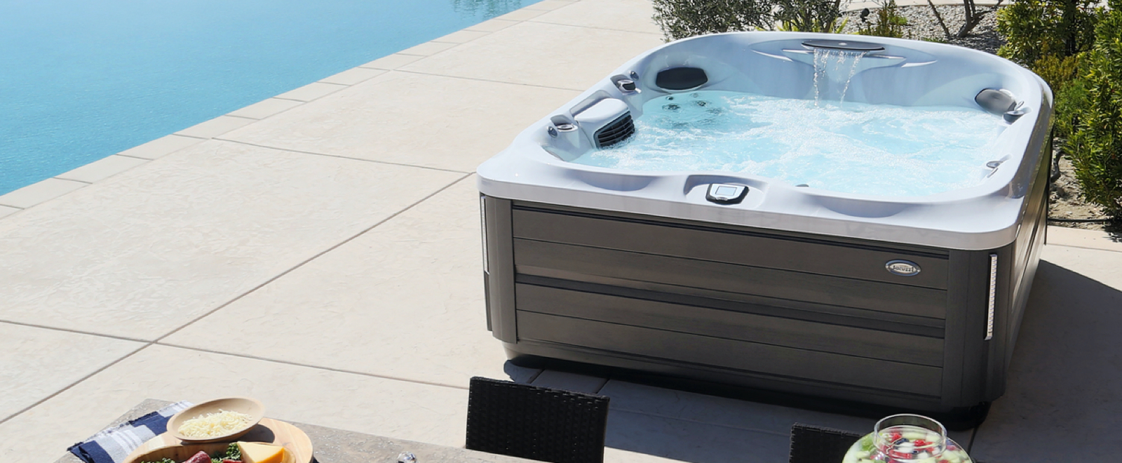 J-485® | Large Outdoor Spa Pool | Jacuzzi®