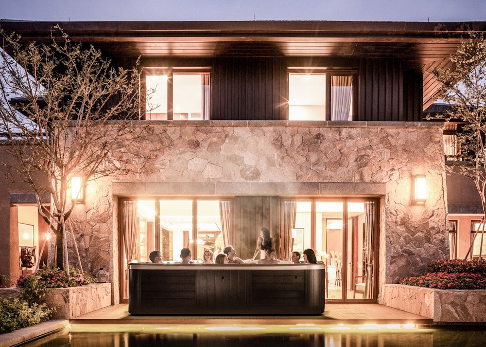 Entertainer Collection | Spa Pools | Spa World