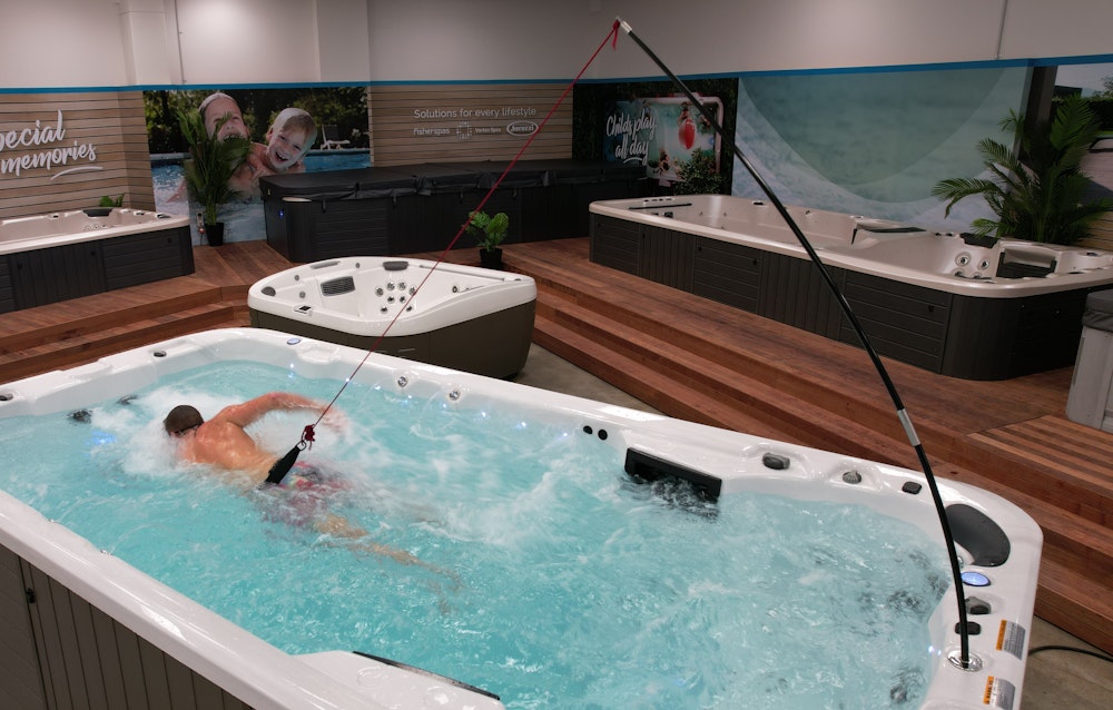 What is a swimming tether? (Benefits, fitness tips and more).