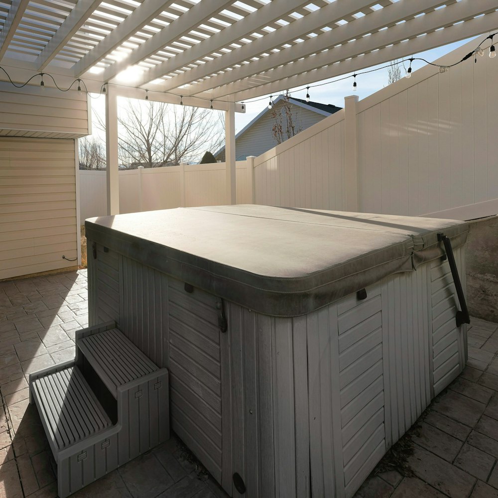 How to care for your spa cover | Spa World NZ