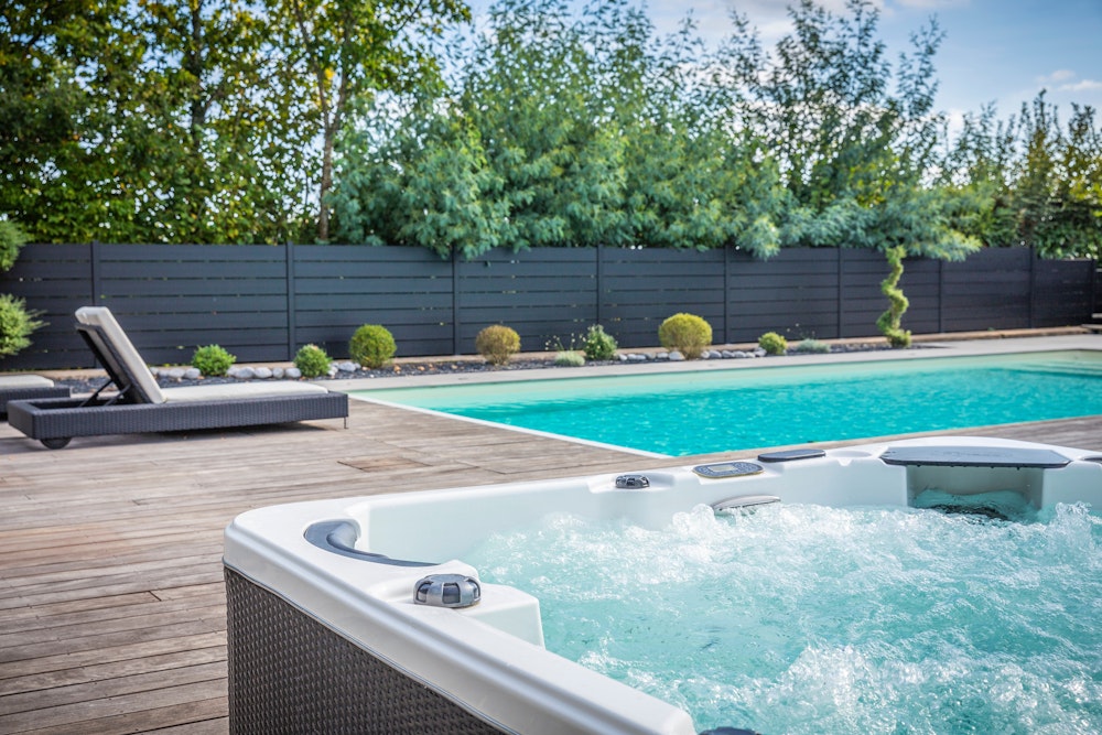 Alpine Pools v Alpine Spas | What’s the difference?