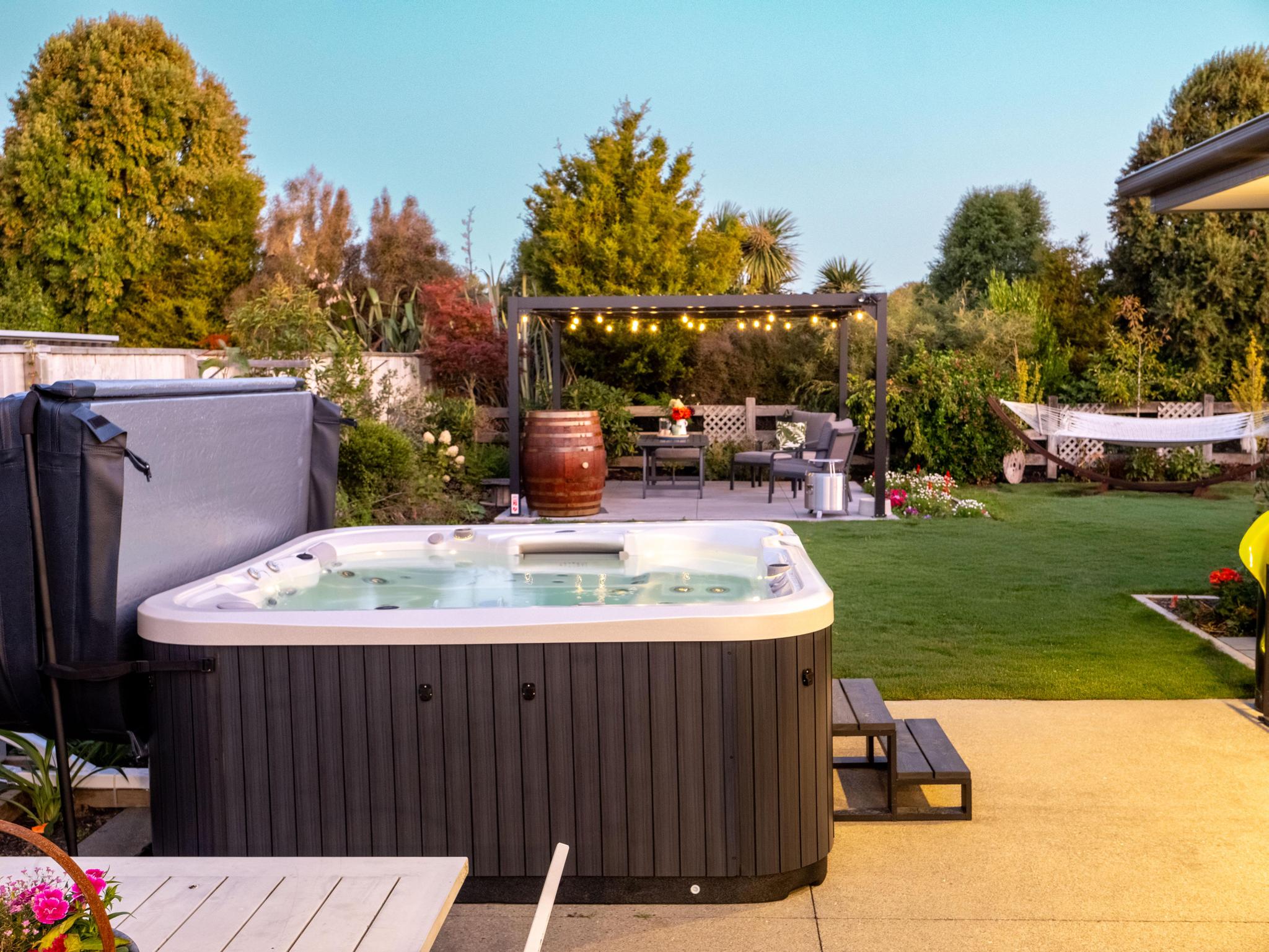 Vortex® Nitro™ Backyard Spa Installation NZ | Spa World NZ
