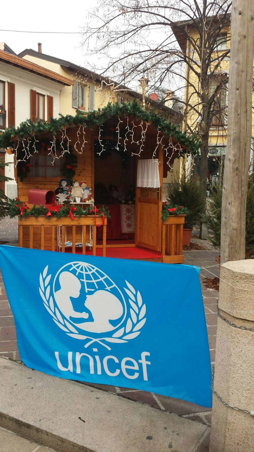 Seregno: la casetta di Babbo Natale è targata UNICEF | UNICEF Italia