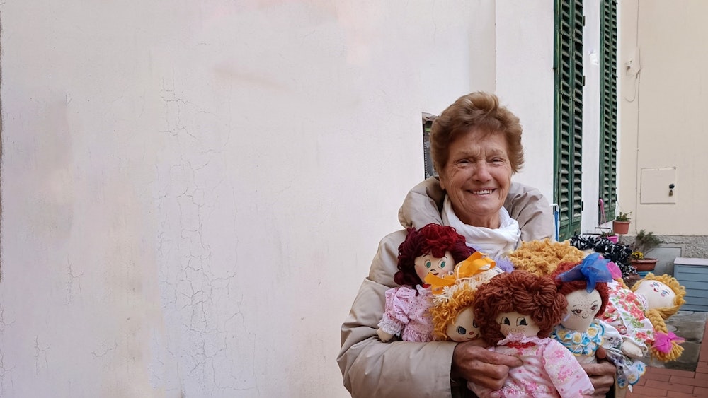 Nonna Gina riscopre la felicità grazie al volontariato per l'UNICEF ...