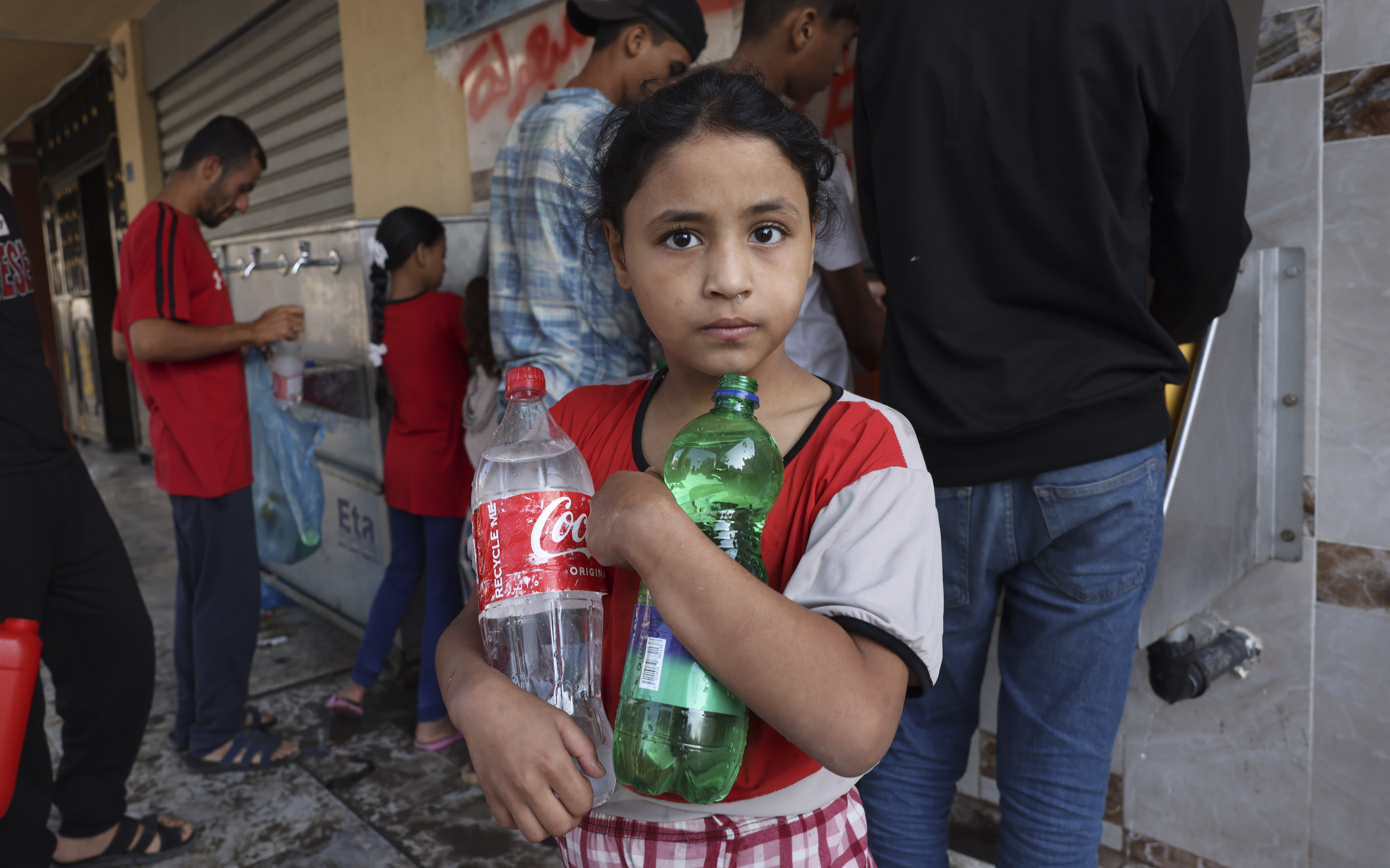 I bambini di Gaza non hanno più tempo, la carenza d'acqua fa scattare l ...