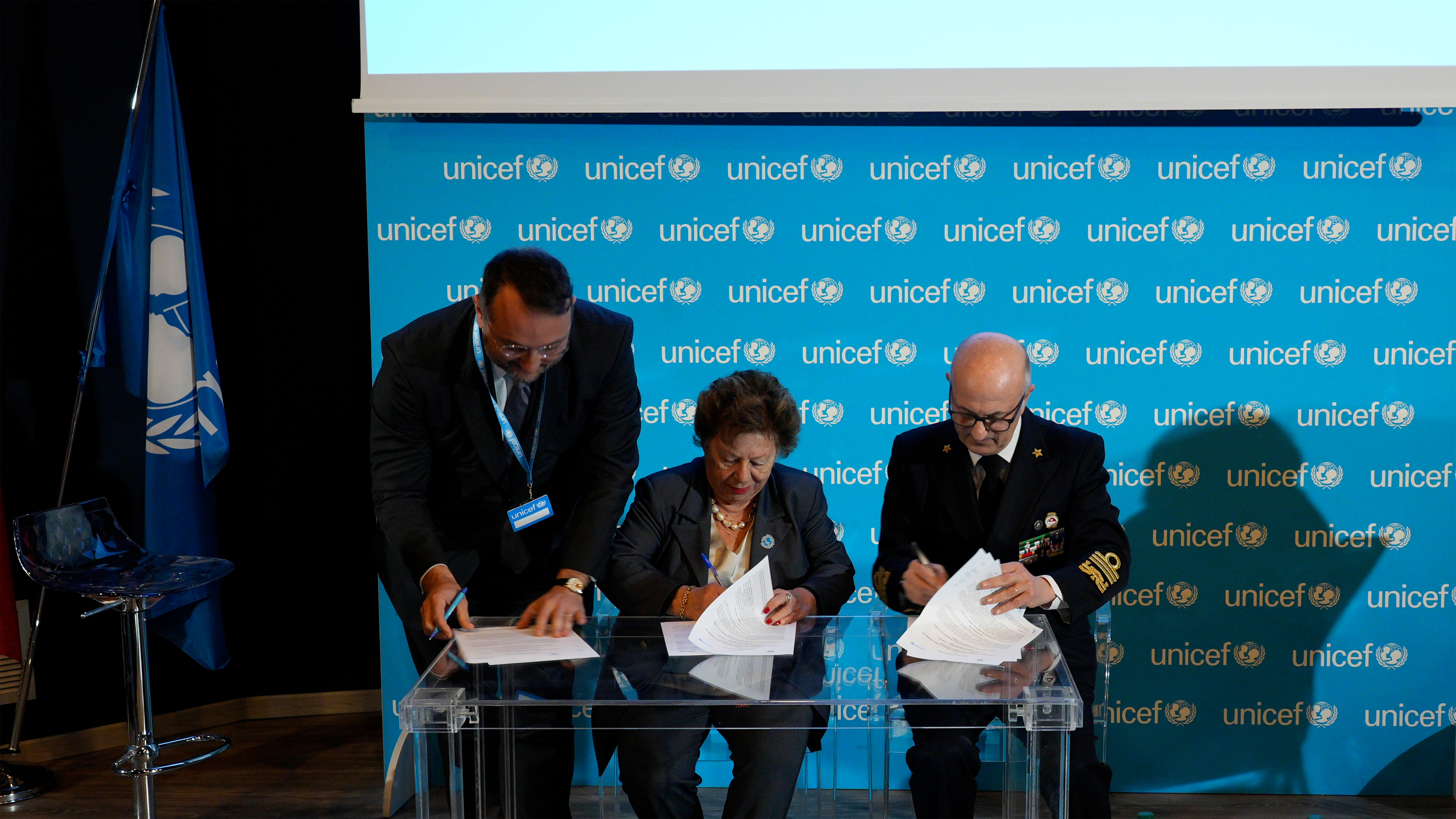 UNICEF Italia celebra i 25 anni di impegno di Lino Banfi come ...
